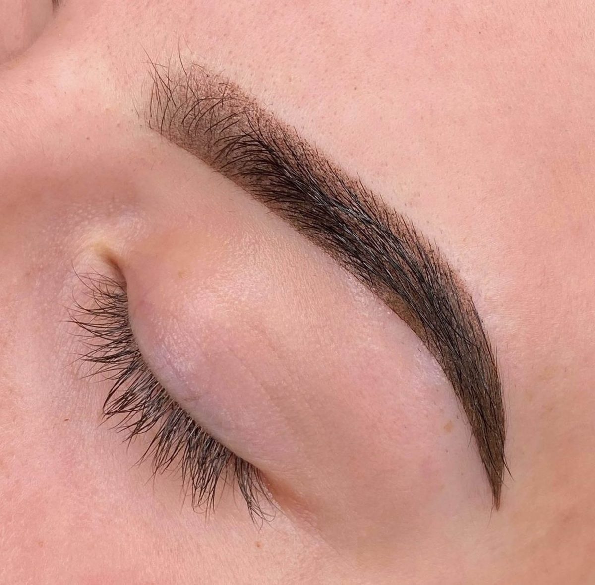 Micropigmentación de cejas – D'ОЯ Nails